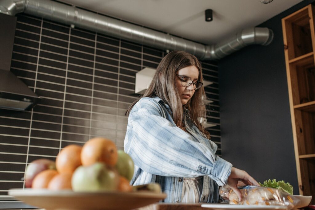 6 Tips For Developing A Healthy Relationship With Food