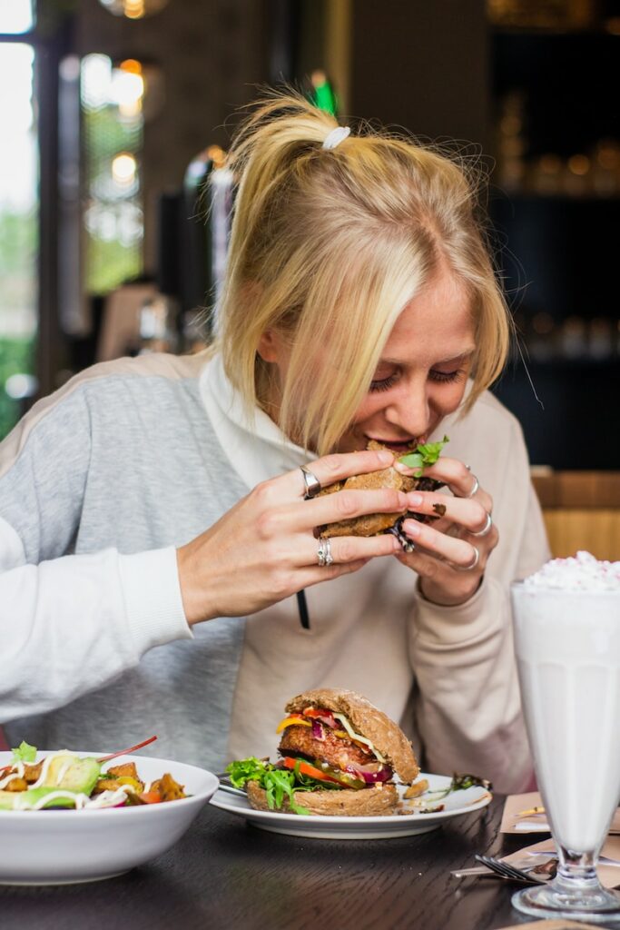 The Science Behind Emotional Eating: Defeating Unhealthy Patterns