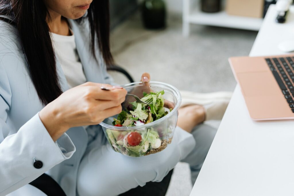 Master 7 Strategies For Eating Healthier At Work